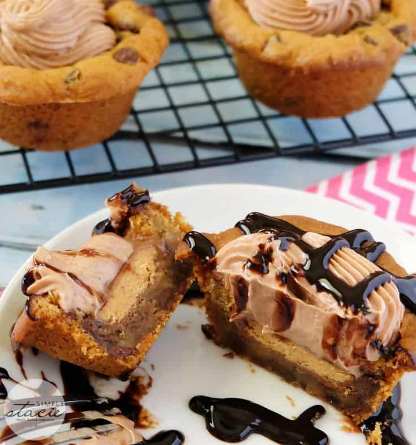 40 Mouthwatering Desserts using Reese's Peanut Butter Cups - Mom Does ...